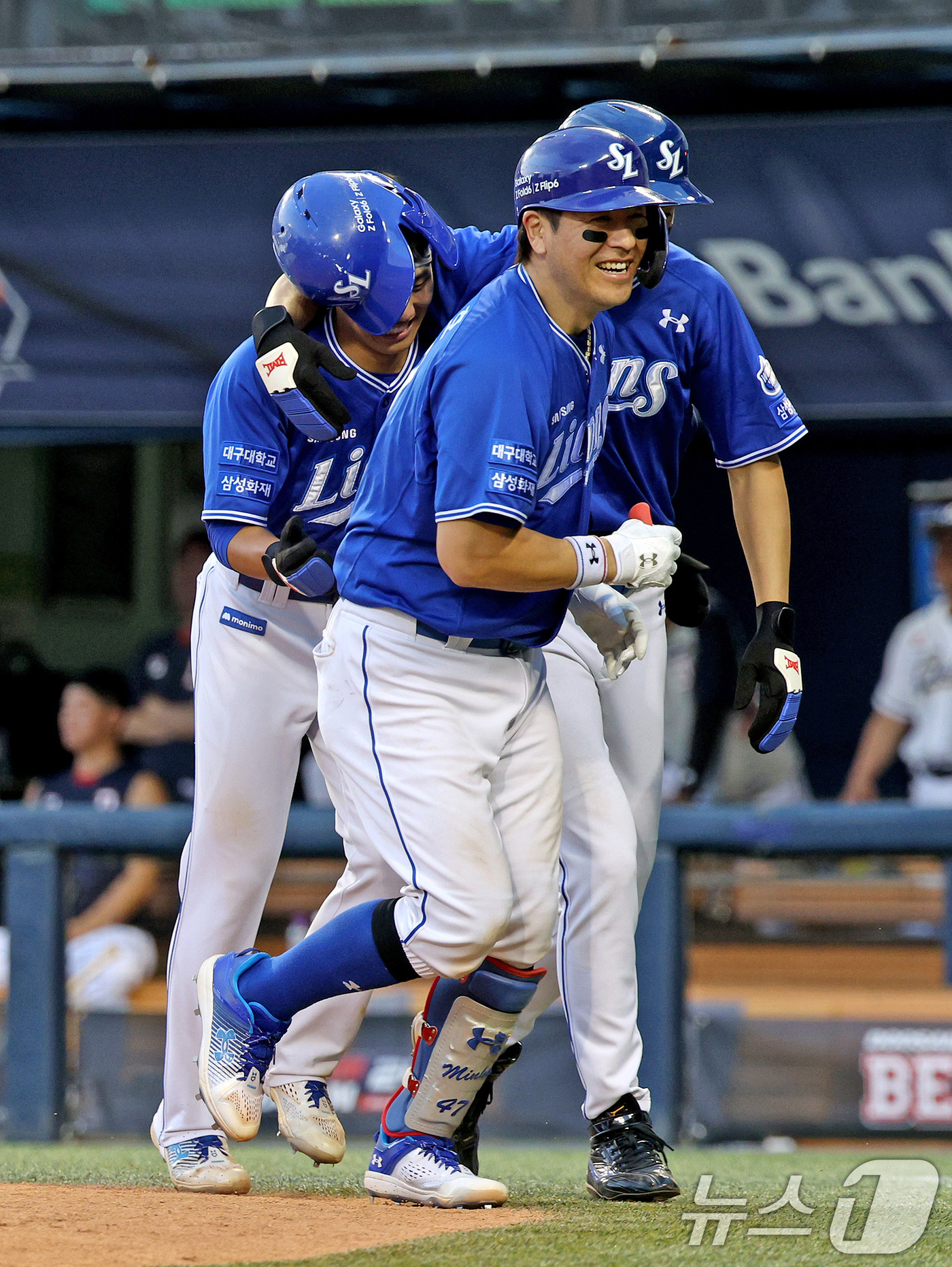결정적 순간 한방 보여준 강민호 - 뉴스1