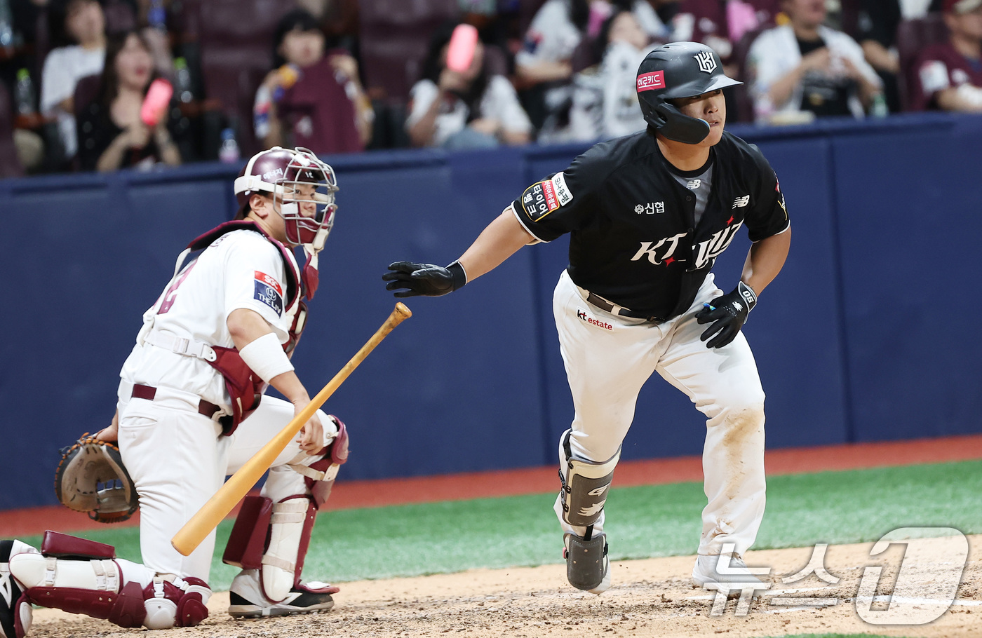 만루 찬스 만드는 강백호 - 뉴스1