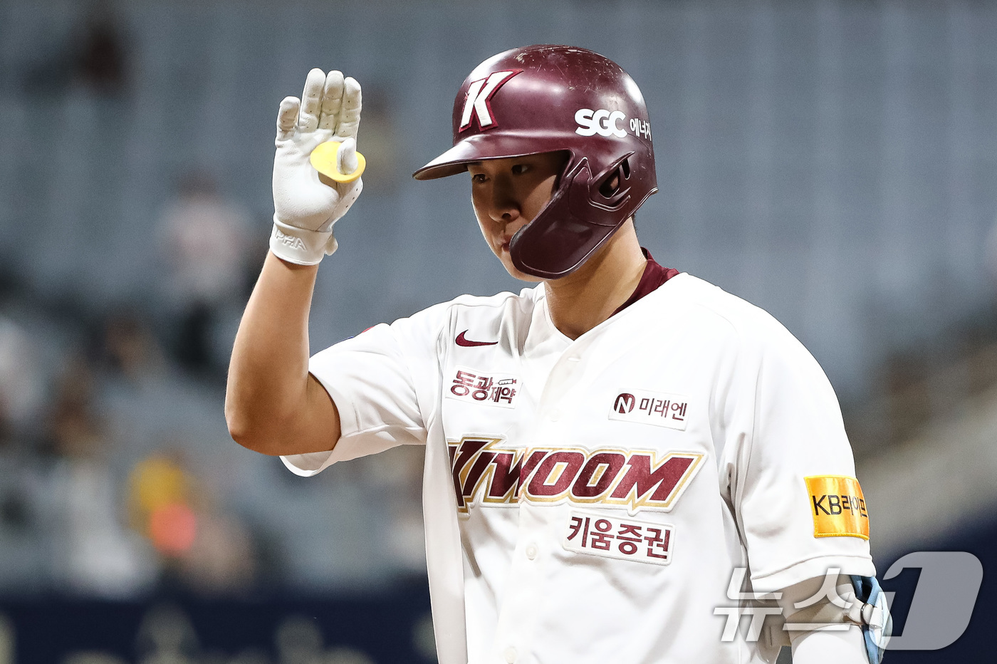 키움 장재영 '안타' - 뉴스1