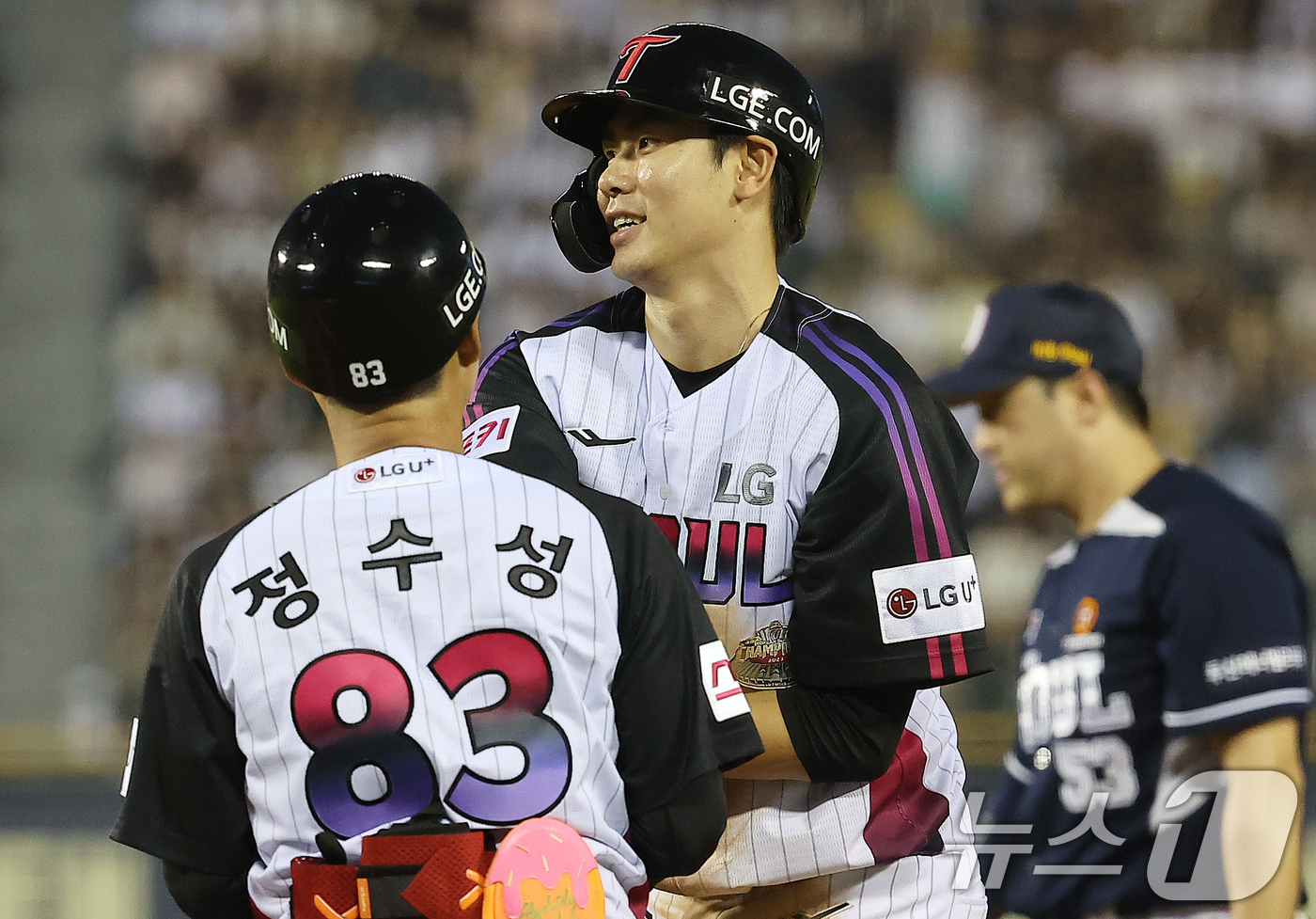 4회말 동점 만드는 LG - 뉴스1