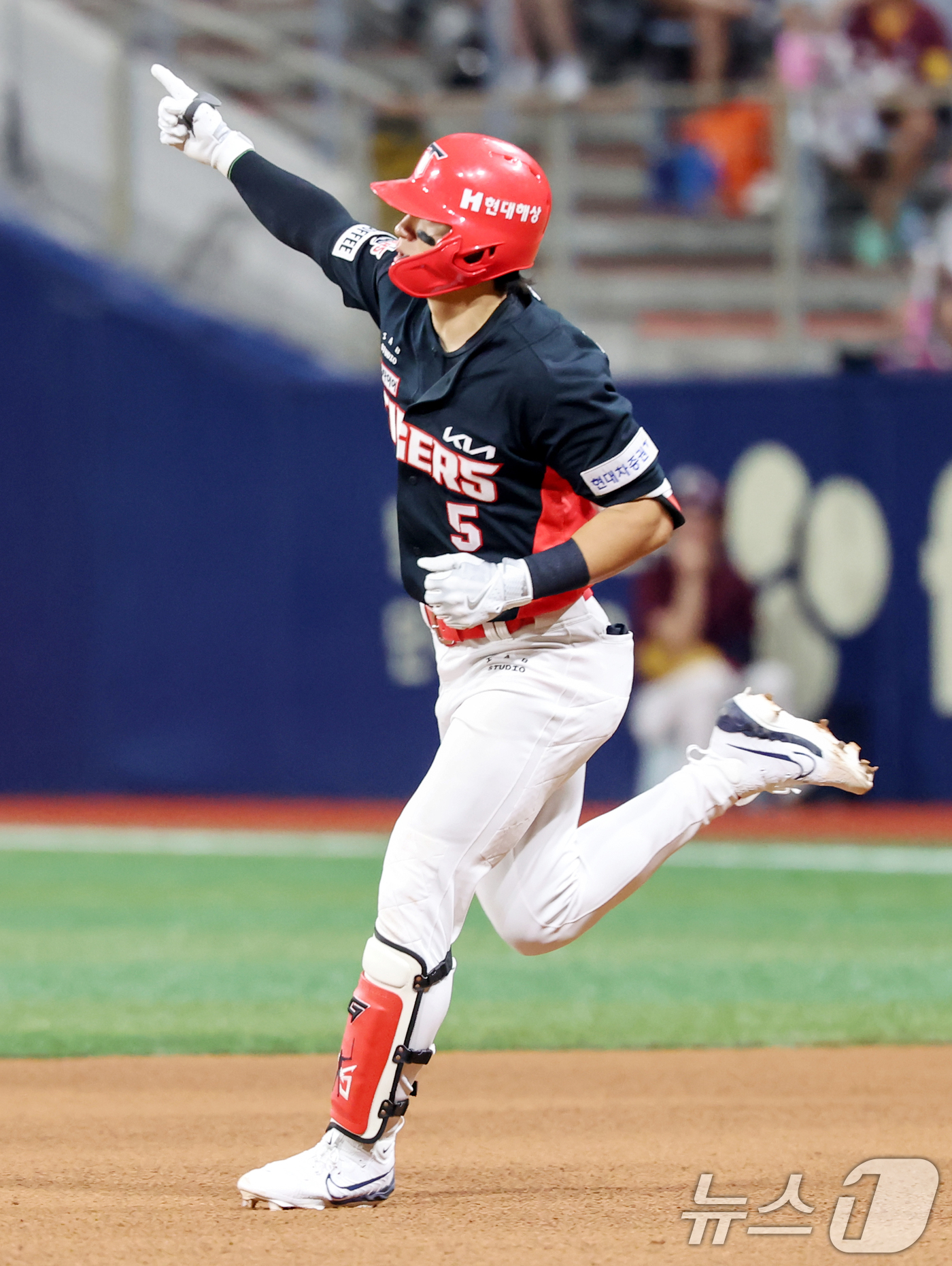 KIA 김도영, 최연소 '30-30' 클럽 가입 - 뉴스1