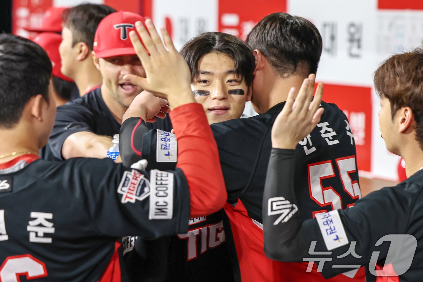 최연소·최소경기 30-30…KIA 김도영, MVP 8부 능선 넘었다 - 뉴스1