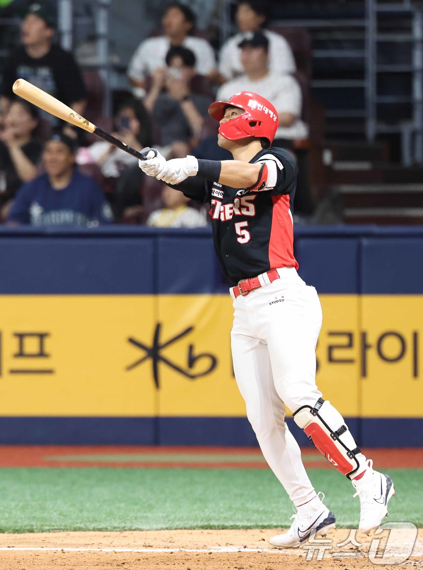 KIA 김도영, 최연소 '30-30' 클럽 달성 - 뉴스1