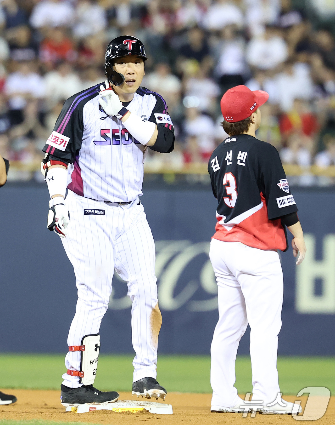 김현수, 행운의 2루타 - 뉴스1