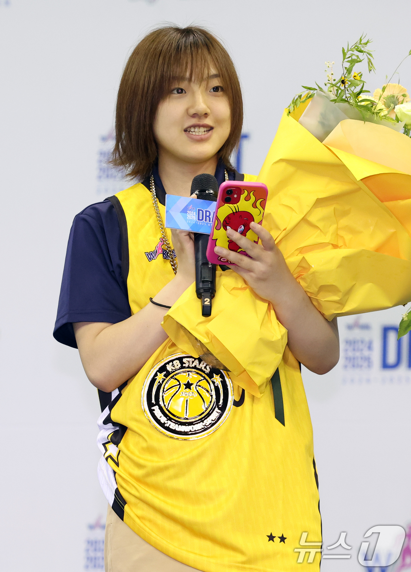 2라운드 2순위로 KB스타즈에 지명된 오카쿠치 레이리 - 뉴스1