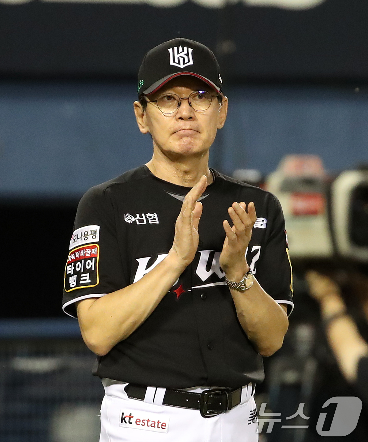 박수치는 이강철 감독 - 뉴스1
