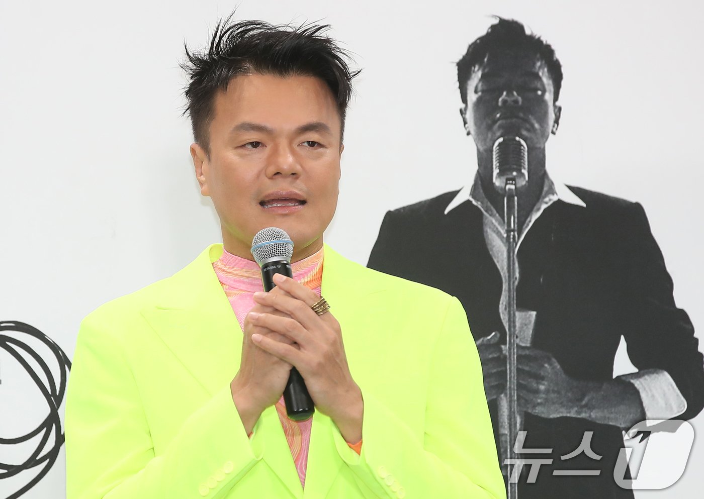 "1년 아닌 3년 보라던 박진영 말대로?"…JYP 한 달간 56% 올랐다 - 뉴스1