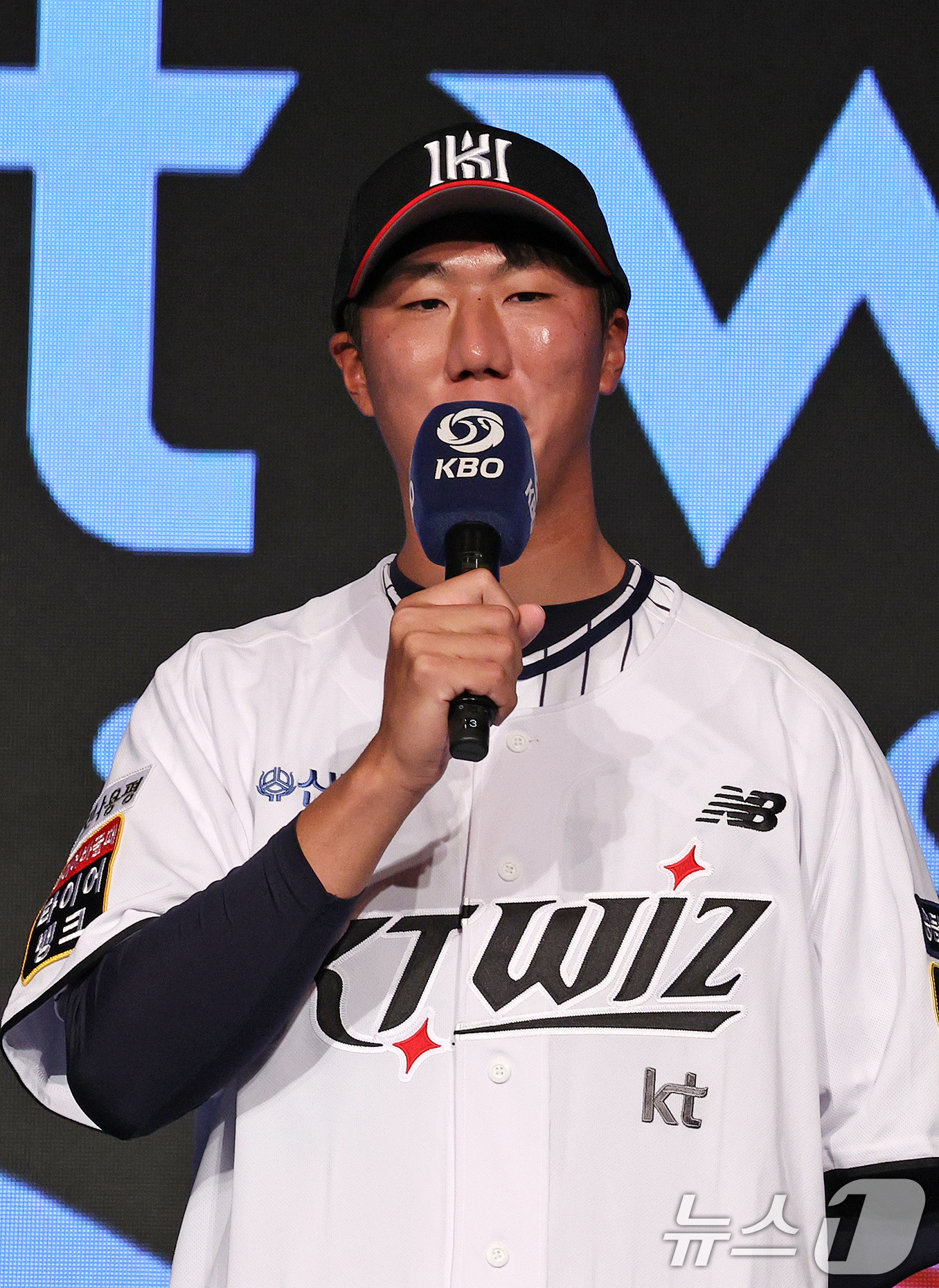 KT 1라운드 지명 소감 밝히는 김동현 - 뉴스1