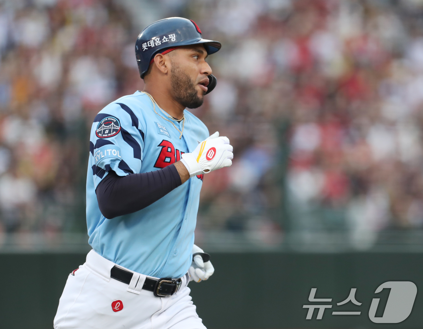 단일 시즌 200안타 달성한 롯데 레이예스 - 뉴스1