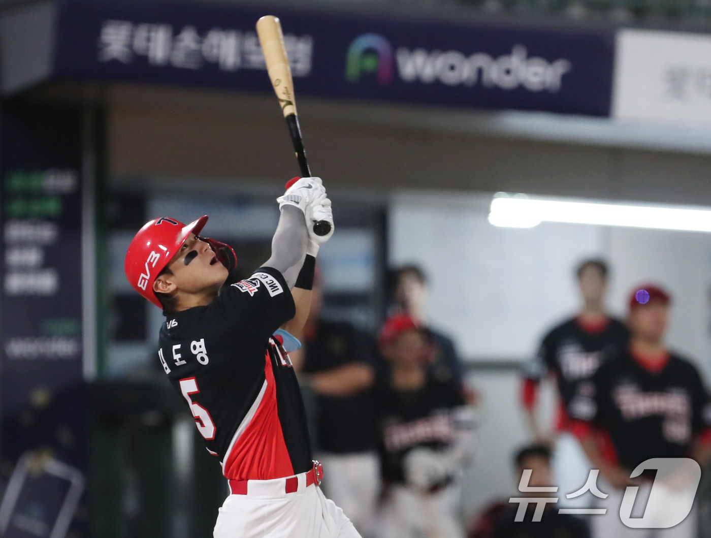 아쉬워하는 김도영 - 뉴스1