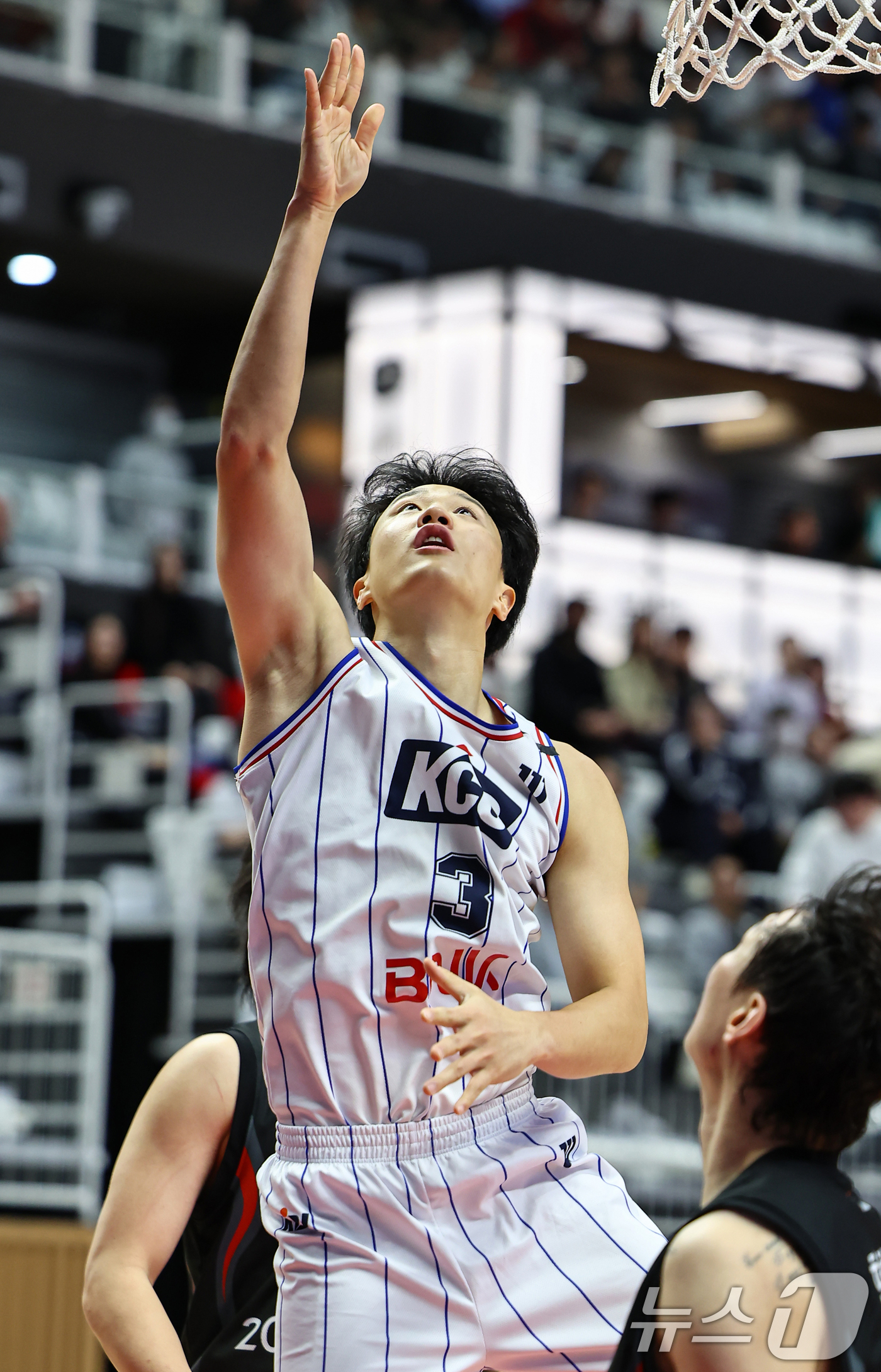 KCC 허웅 '들어가라' - 뉴스1