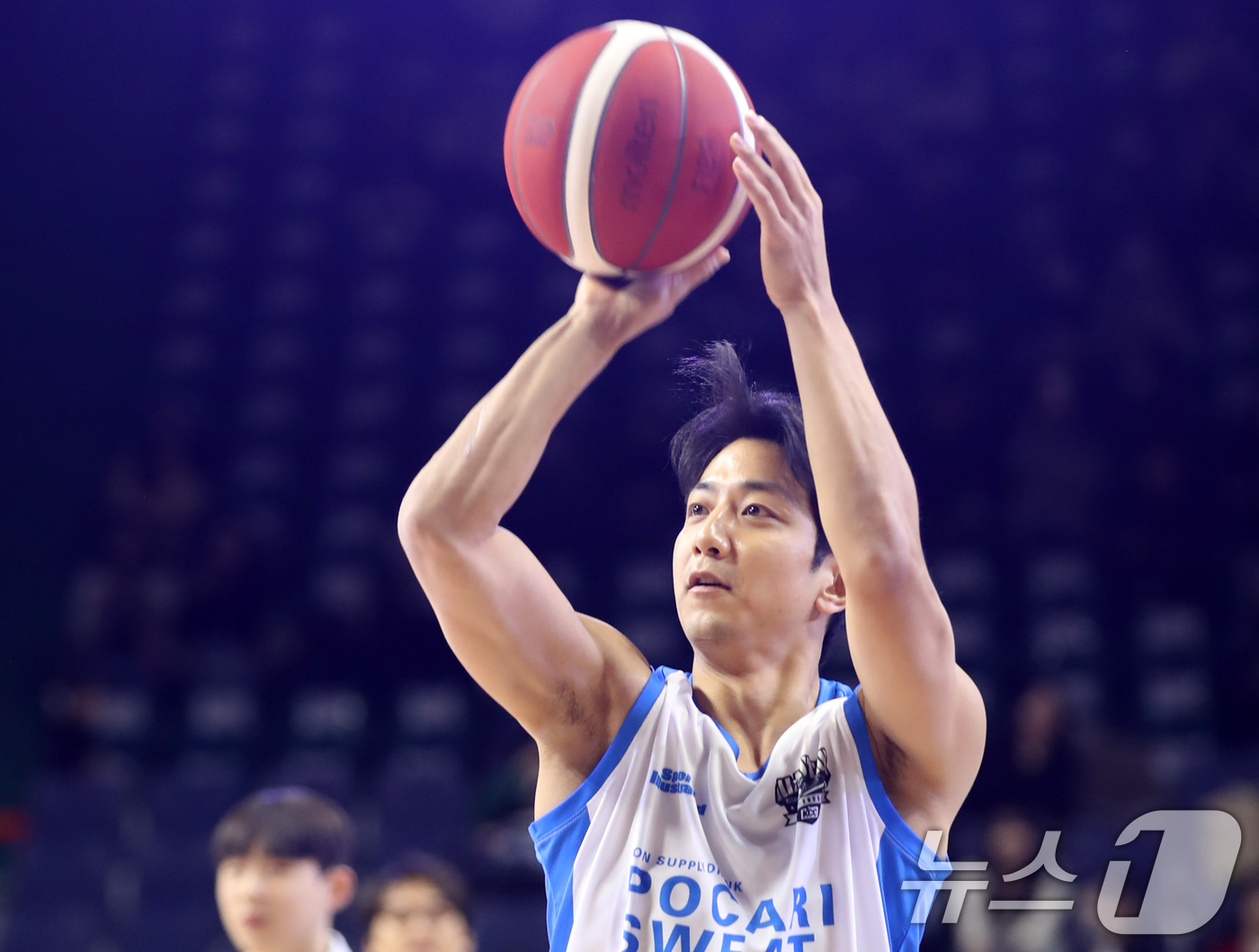 3점 조준하는 허훈 - 뉴스1