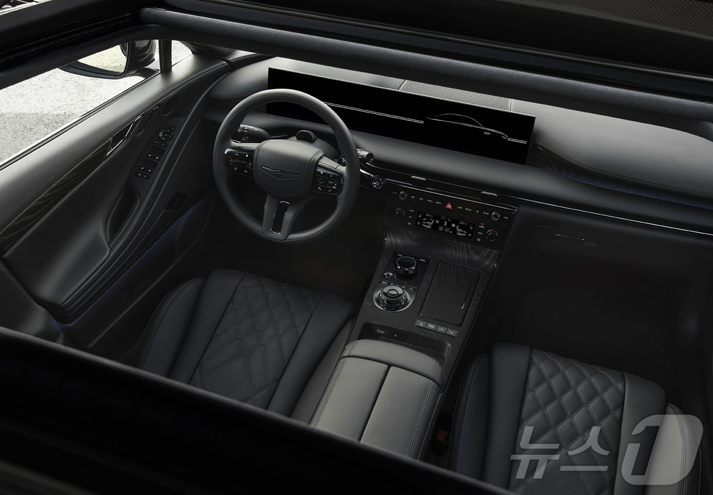 전용 디자인으로 특별한 럭셔리…제네시스, G80 블랙 출시 - 뉴스1