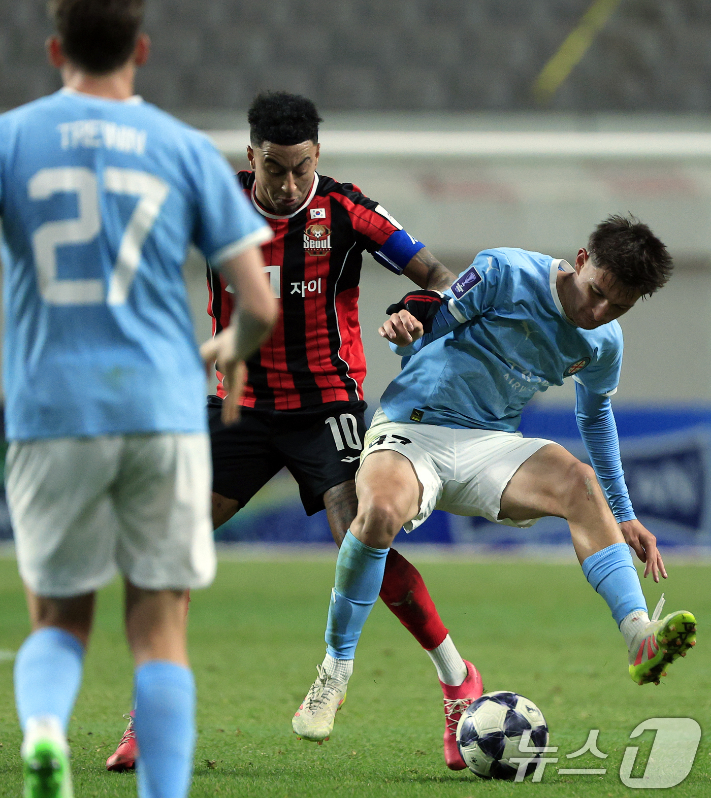 끝까지 압박하는 린가드 - 뉴스1