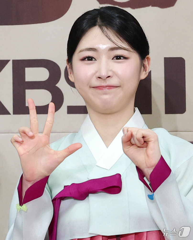 홍주연 아나 'TV 진품명품' 빛나는 MC - 뉴스1