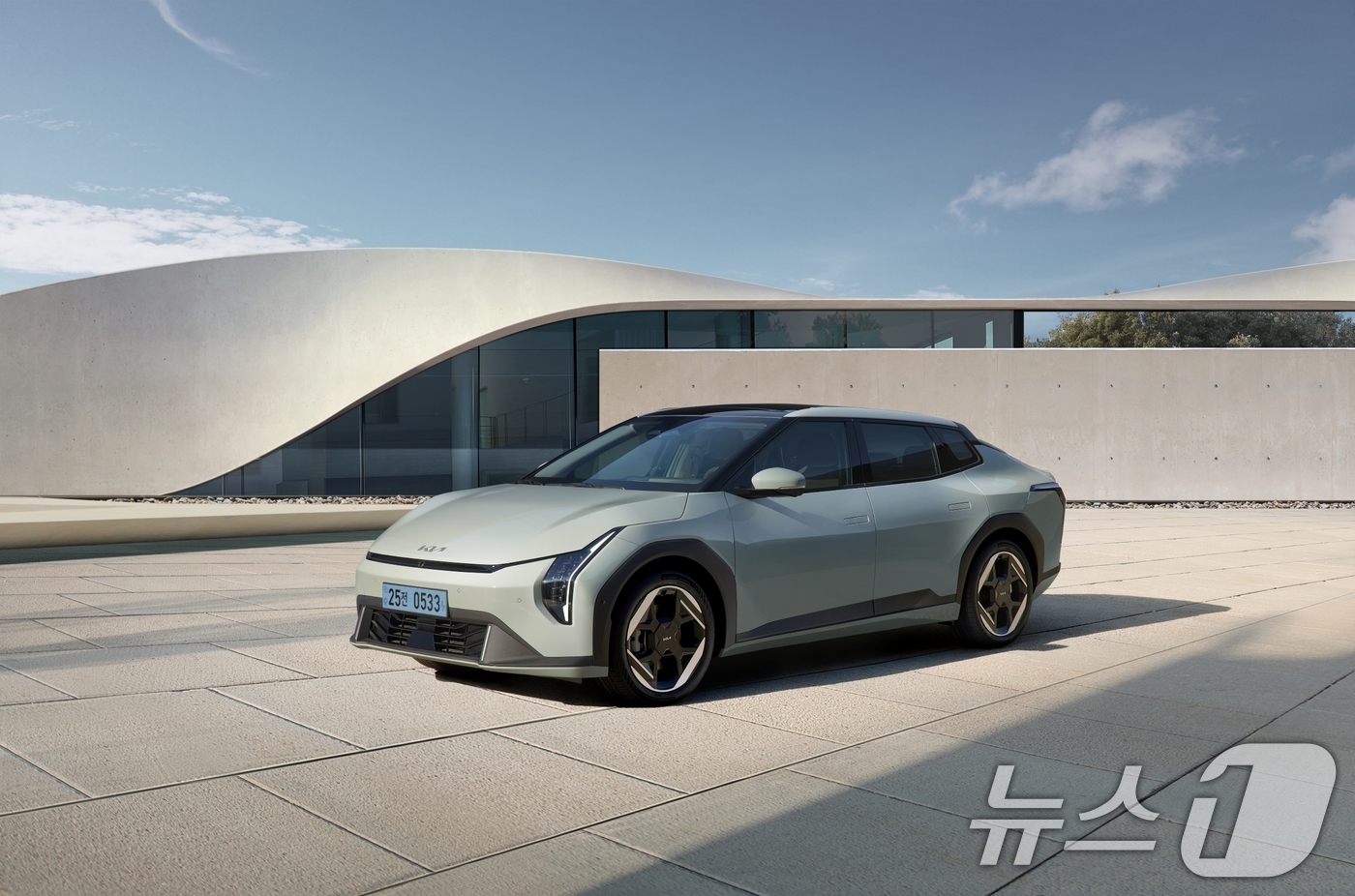 ‘더 기아 EV4’ 계약 개시 - 뉴스1