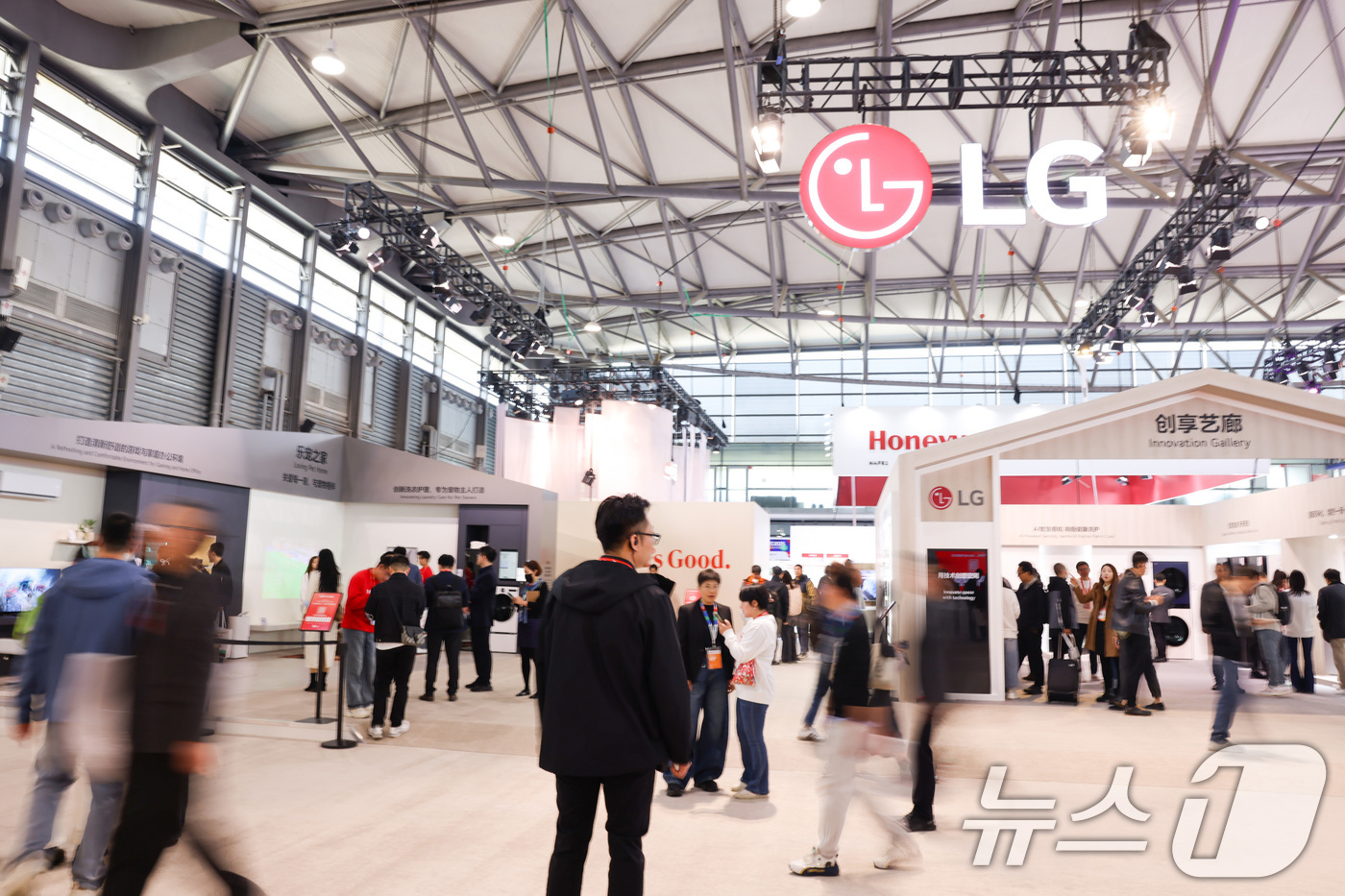 'AWE 2025' LG전자 전시관 - 뉴스1