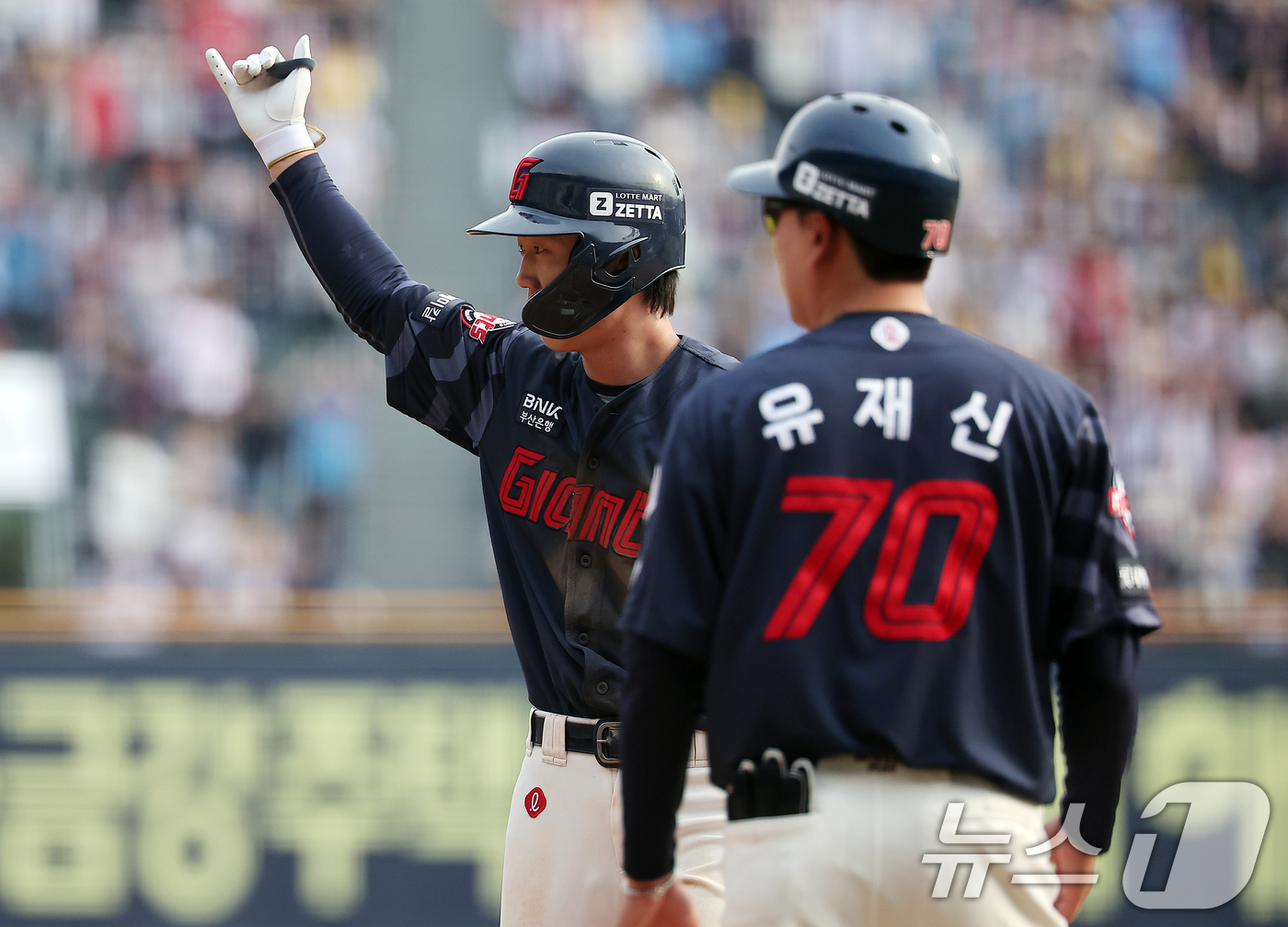 전민재, 추격의 적시타 - 뉴스1