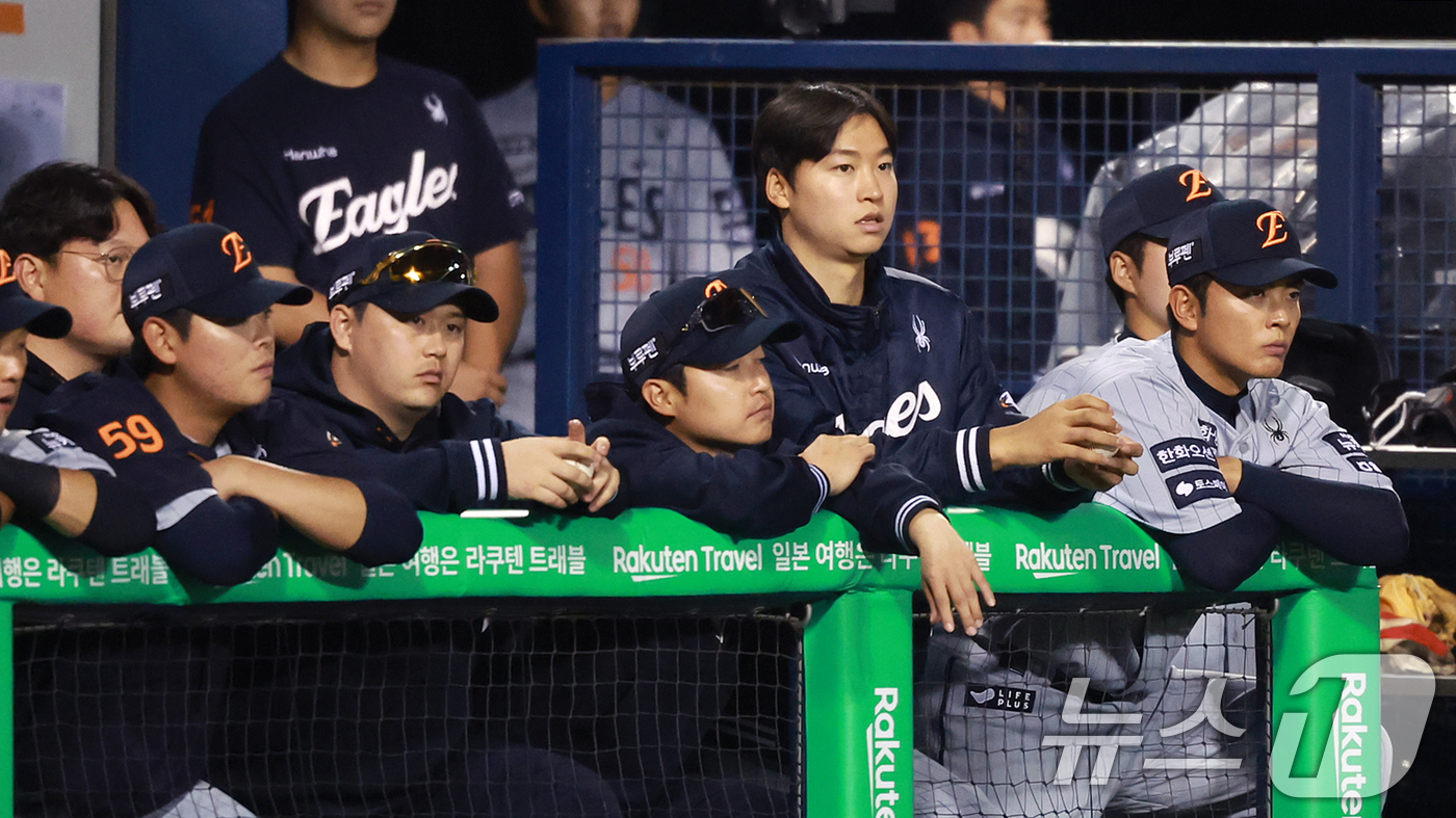 엄상백, 아쉬운 표정 - 뉴스1