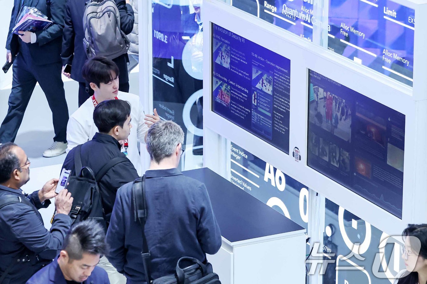 [MWC2025] 관람객들 시선 집중된 SKT 부스 - 뉴스1