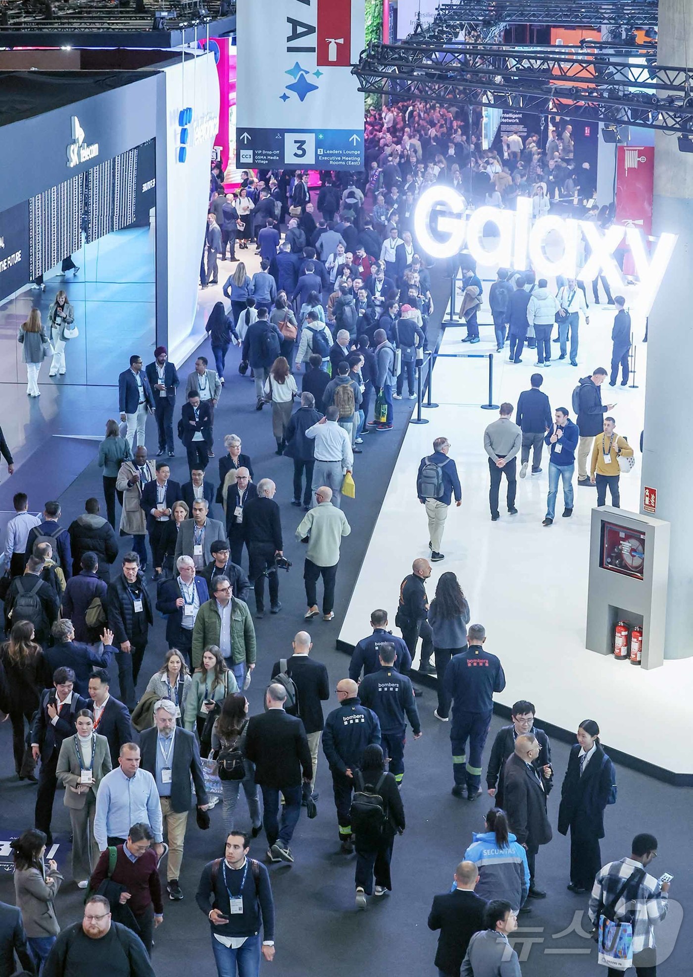 [MWC2025] 관람객 몰린 한국 기업 부스 - 뉴스1