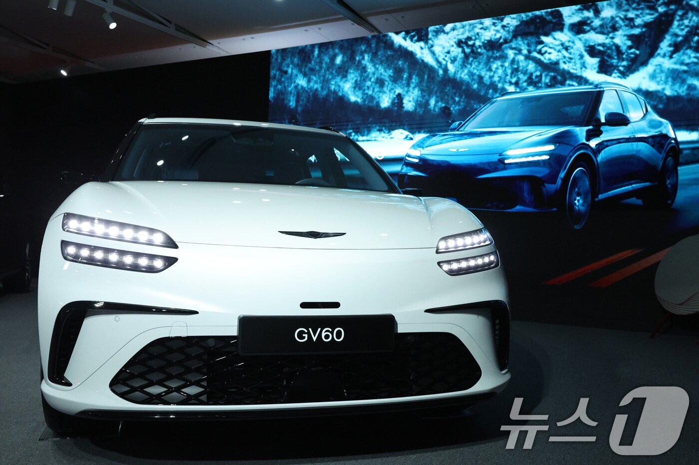 [뉴스1 PICK]주행거리 늘린 제네시스 GV60 부분변경 출시 - 뉴스1