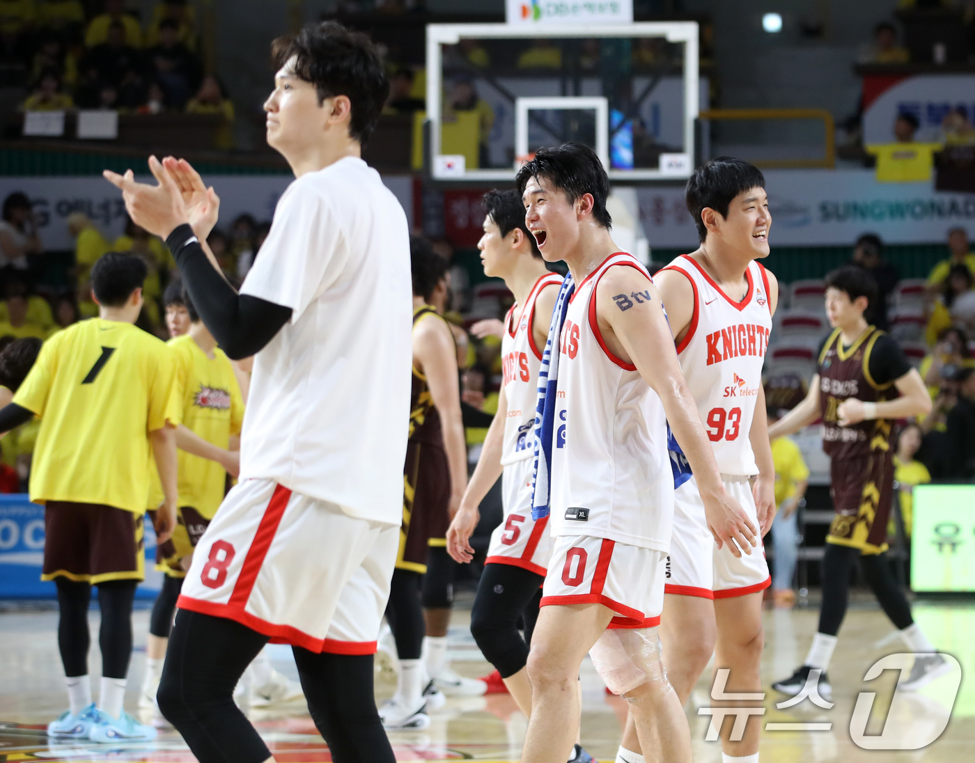 기뻐하는 SK - 뉴스1