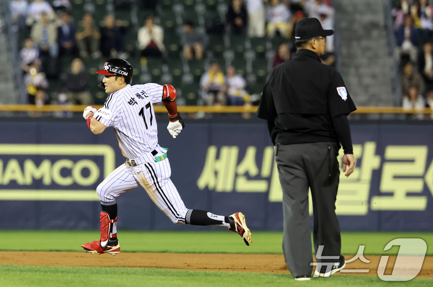 '공중부양' 박해민 - 뉴스1