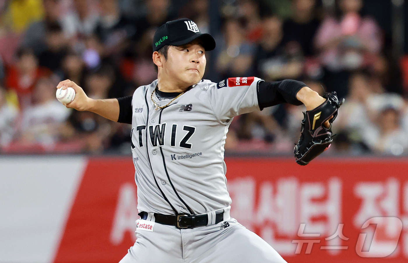 역투 펼치는 박영현 - 뉴스1