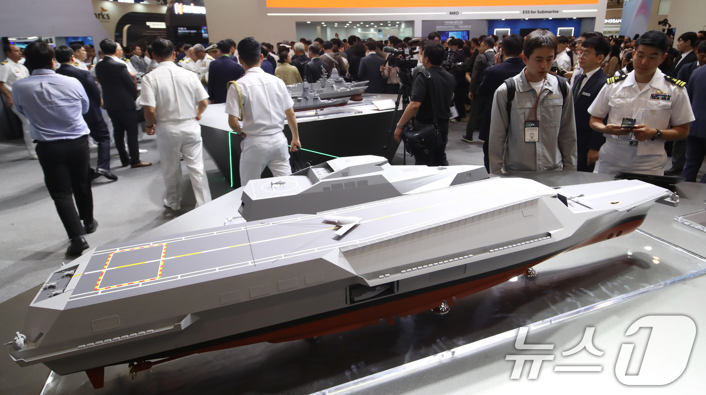 'K 해양방산' 기술 한 자리에…MADEX 2025 개막 - 뉴스1