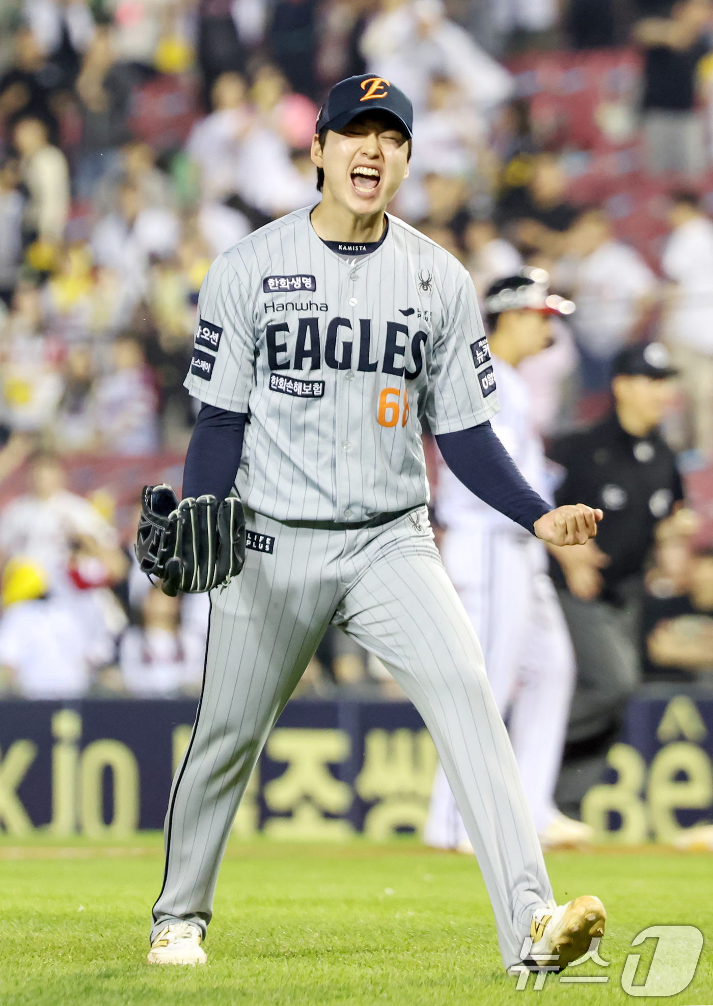 만루 위기 넘기고 경기 끝낸 한화 조동욱 - 뉴스1