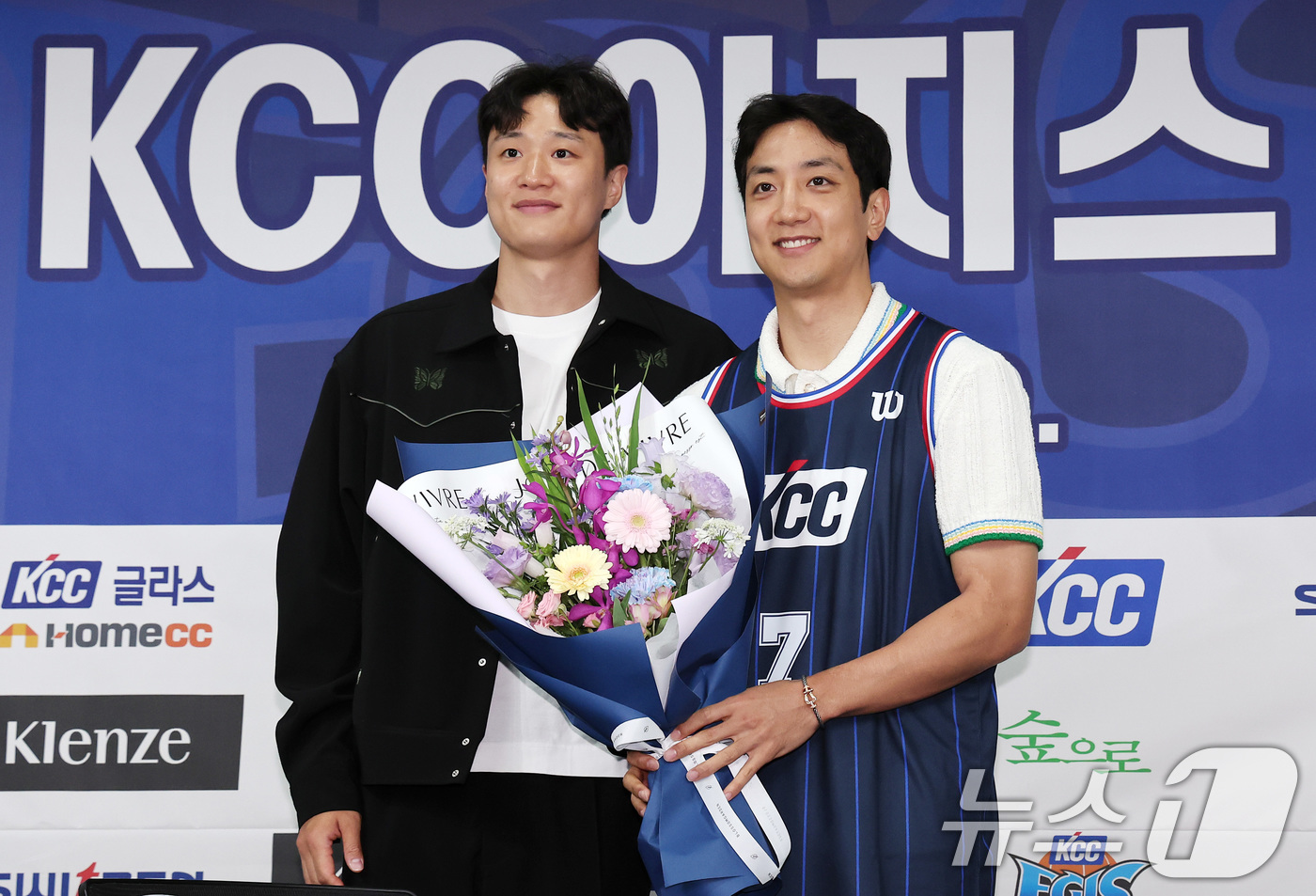 KCC에서 허웅과 같이 뛰게 된 허훈 - 뉴스1