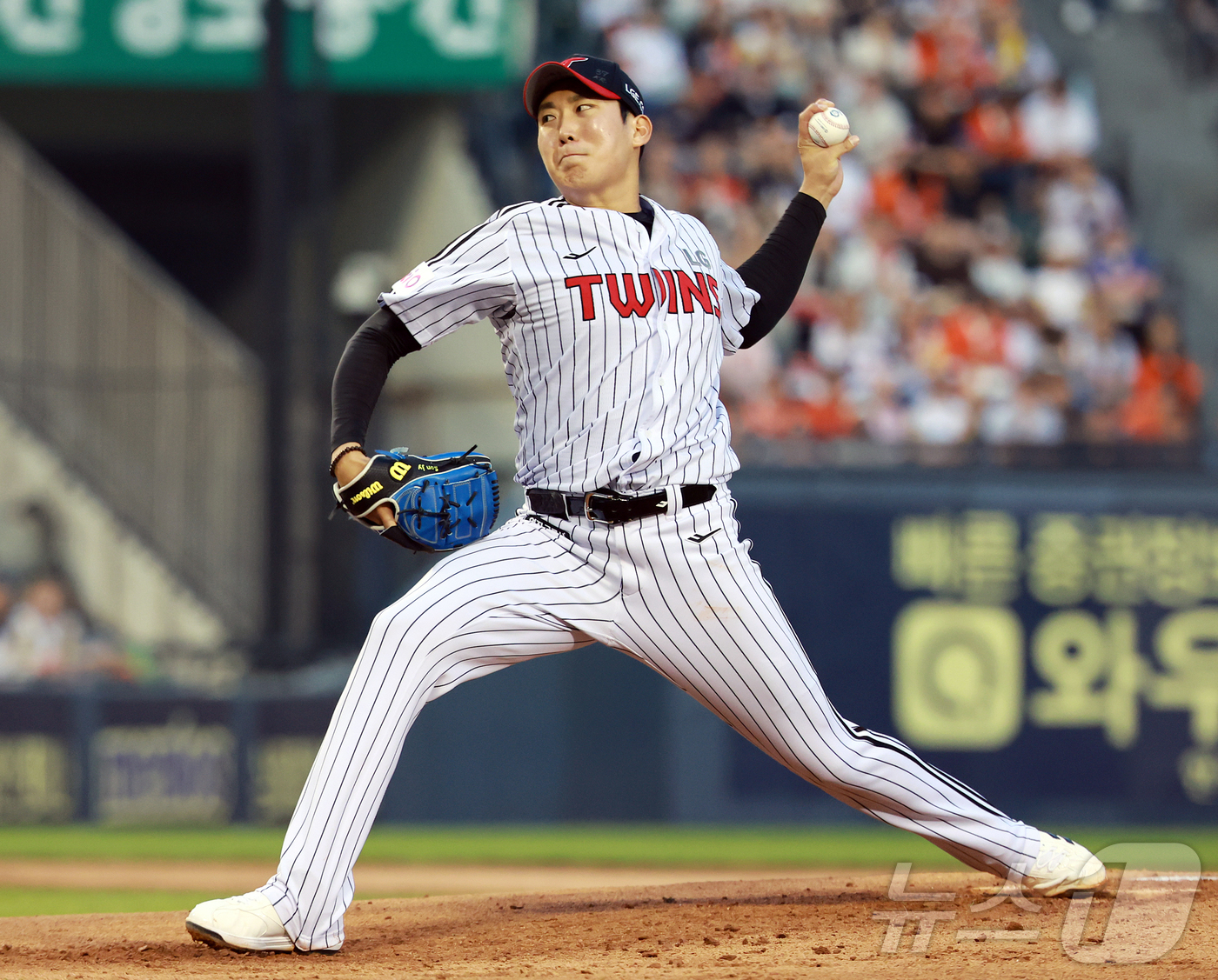 역투 펼치는 손주영 - 뉴스1