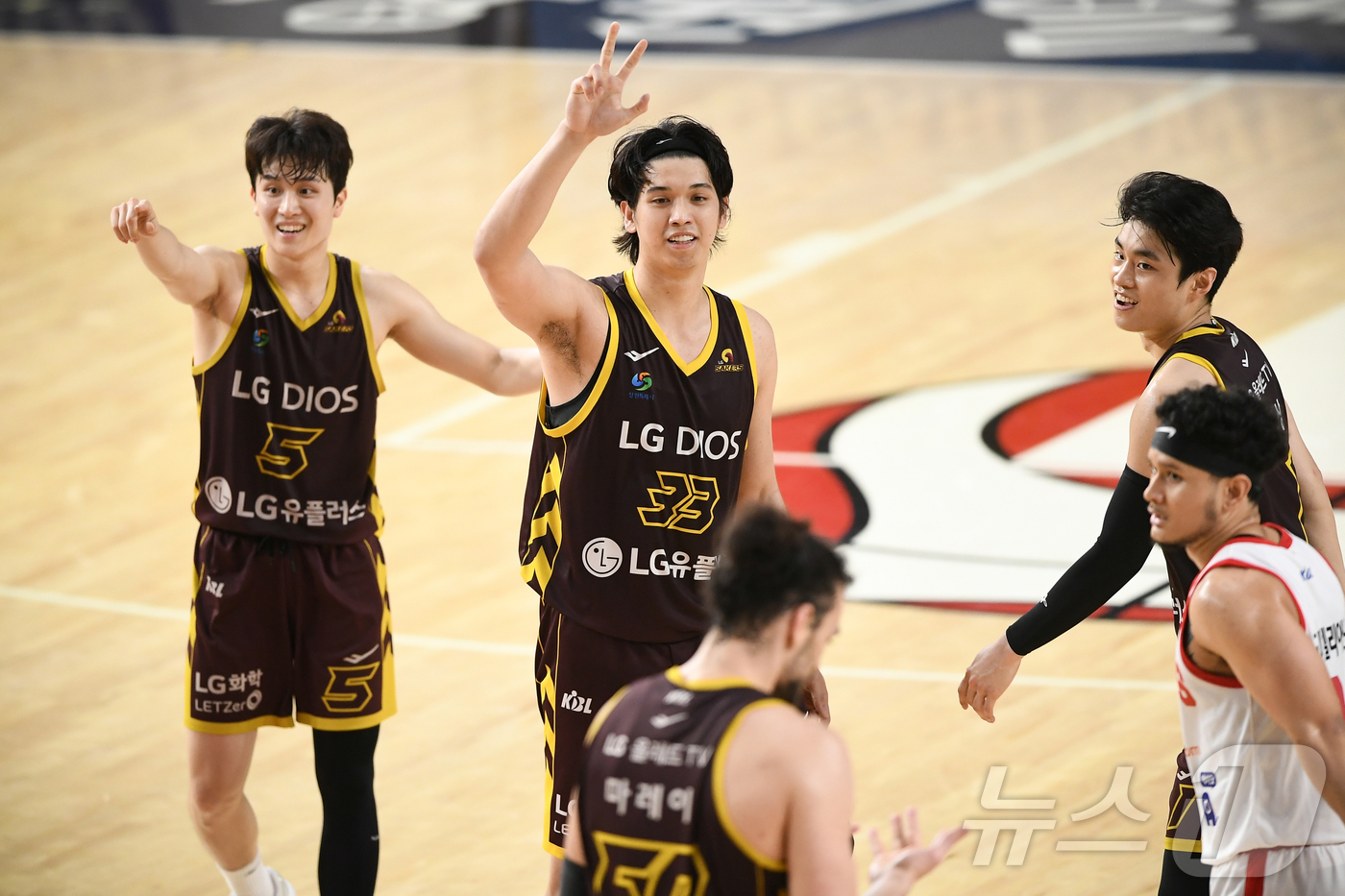 맹활약 펼치는 칼 타마요 - 뉴스1