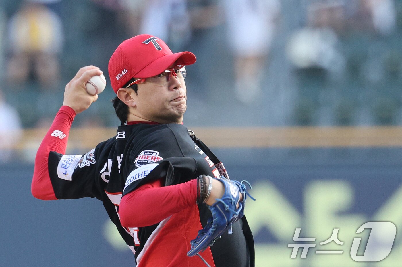 '박동원 스리런' LG, 양현종 앞세운 KIA 4-3 제압 - 뉴스1