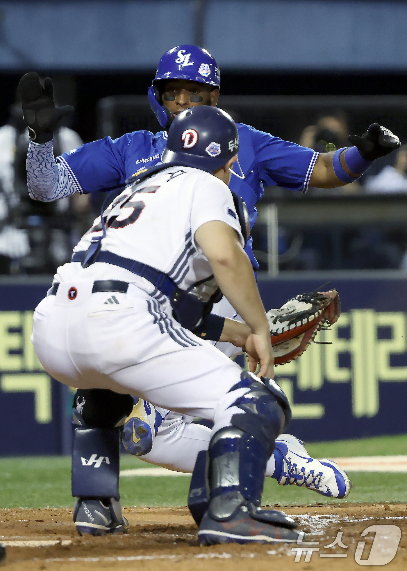 아웃되는 디아즈 - 뉴스1