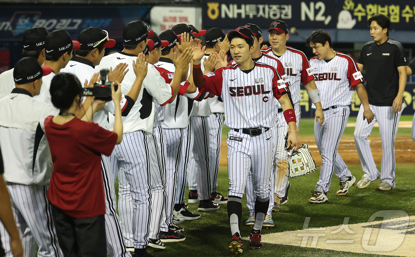 LG, 80승 고지 밝으며 우승 확률 95% - 뉴스1