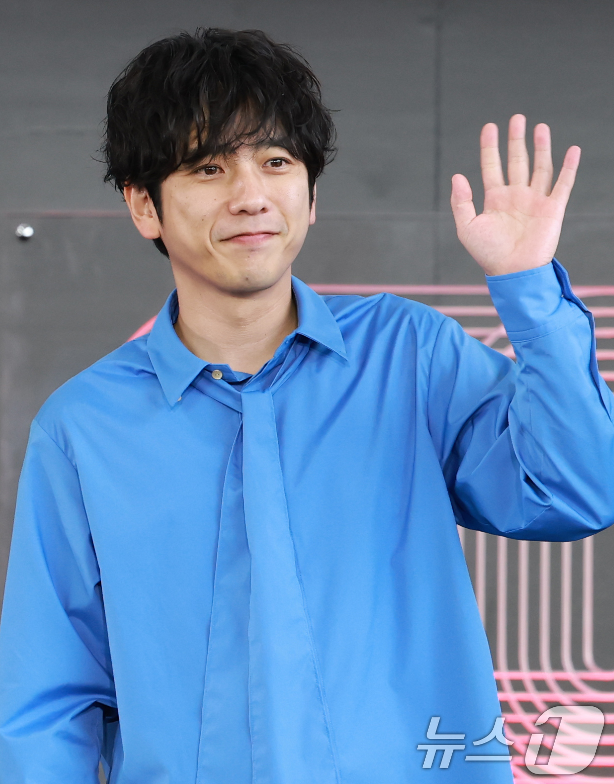 BIFF 관객과 즐거운 시간 보내는 니노미야 카즈나리 - 뉴스1